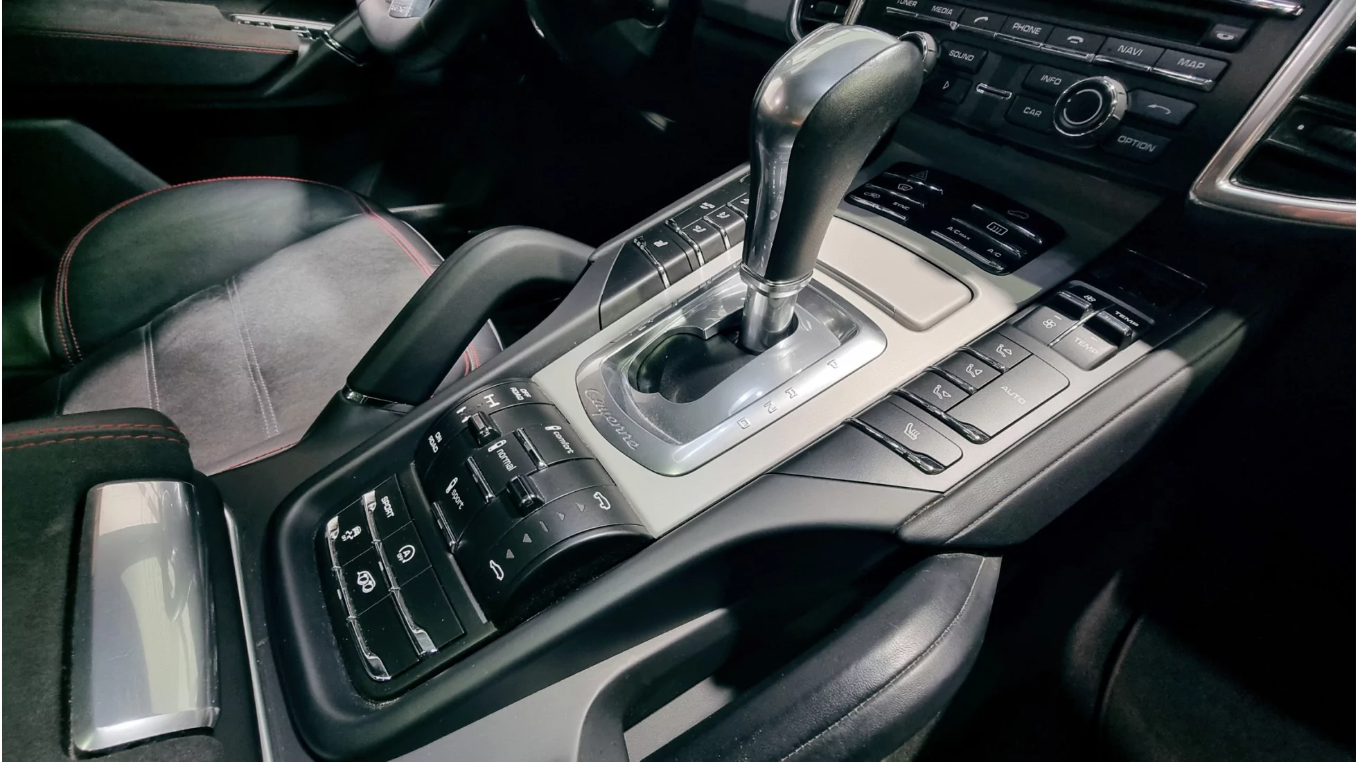 Porsche Cayenne GTS occasion chez LINEA Motors